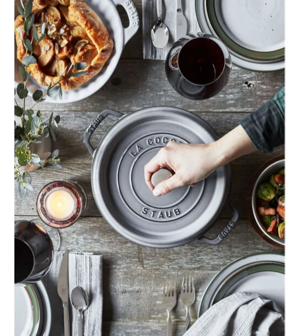 Round Cocotte - Staub Round Cocotte - Staub